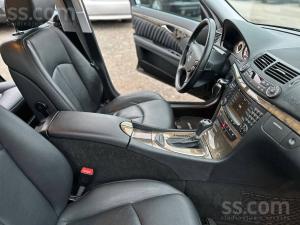 Melns Mercedes-Benz E 280 2008 Rīga, ar dzinēja tilpumu 3.00 L un nobraukumu 0 tūkst. km par 5950 €, foto 24 vietnē AUTOMOTO.COM.LV