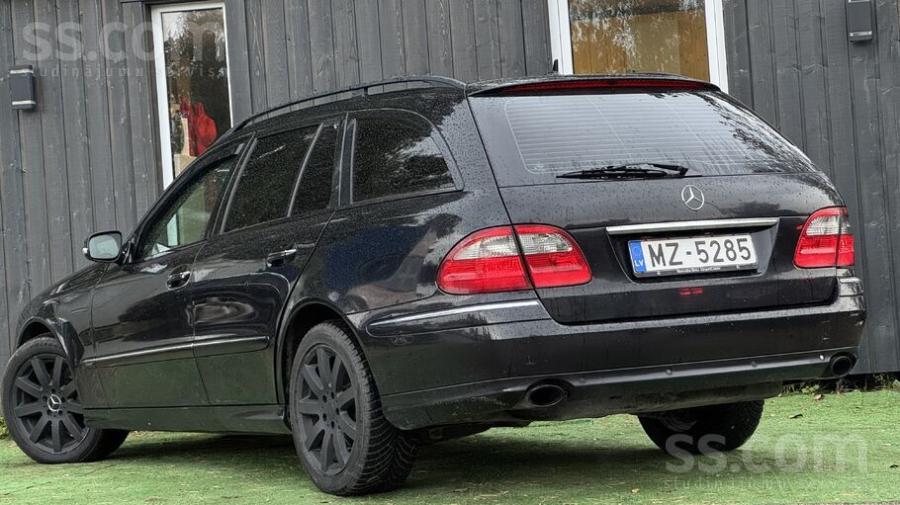 Black Mercedes-Benz E 280 2008 in Riga, with an engine capacity of 3.00 L and mileage of 298 thousand km for 3450 €, photo 7 on AUTOMOTO.COM.LV