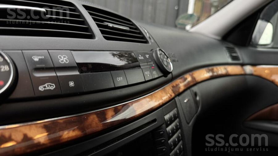 Black Mercedes-Benz E 280 2008 in Riga, with an engine capacity of 3.00 L and mileage of 298 thousand km for 3450 €, photo 27 on AUTOMOTO.COM.LV