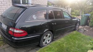 Melns Mercedes-Benz E 280 2024 Viļņa, ar dzinēja tilpumu 3.20 L un nobraukumu 350 tūkst. km par 950 €, foto 3 vietnē AUTOMOTO.COM.LV