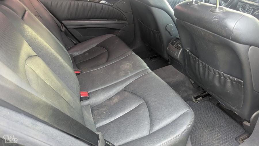 Melns Mercedes-Benz E 280 2024 Viļņa, ar dzinēja tilpumu 3.20 L un nobraukumu 350 tūkst. km par 950 €, foto 5 vietnē AUTOMOTO.COM.LV