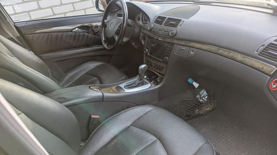 Melns Mercedes-Benz E 280 2024 Viļņa, ar dzinēja tilpumu 3.20 L un nobraukumu 350 tūkst. km par 950 €, foto 6 vietnē AUTOMOTO.COM.LV