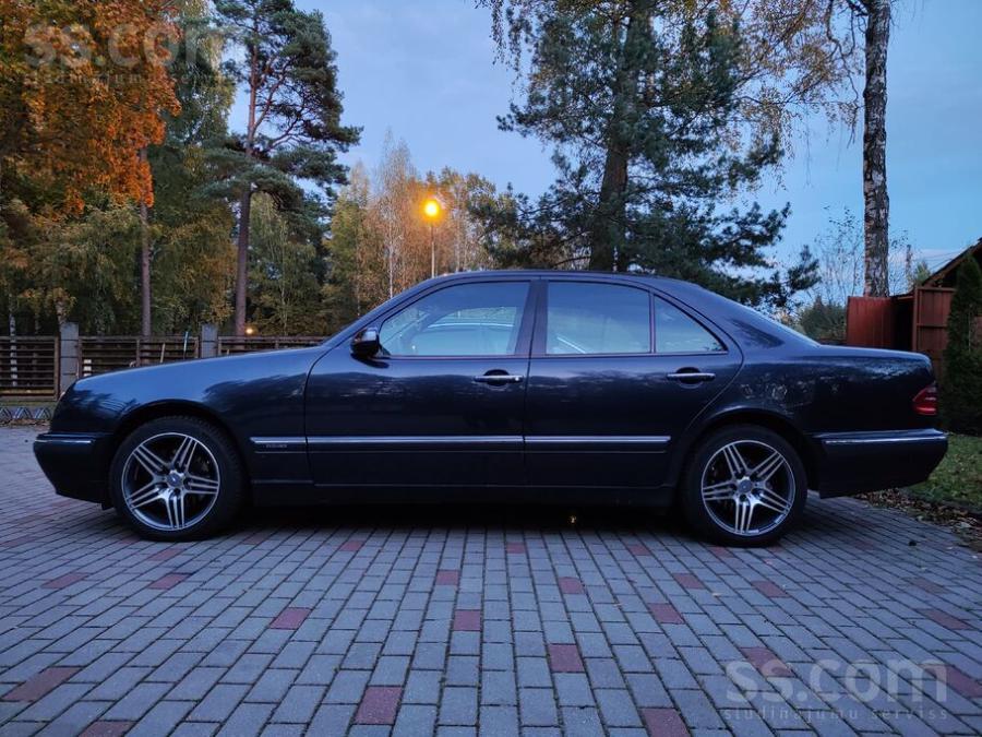 Синий Мерседес Е 280 1999 в Рига, объемом двигателя 2.80 л и пробегом 165 тыс. км за 4500 €, фото 17 на AUTOMOTO.COM.LV