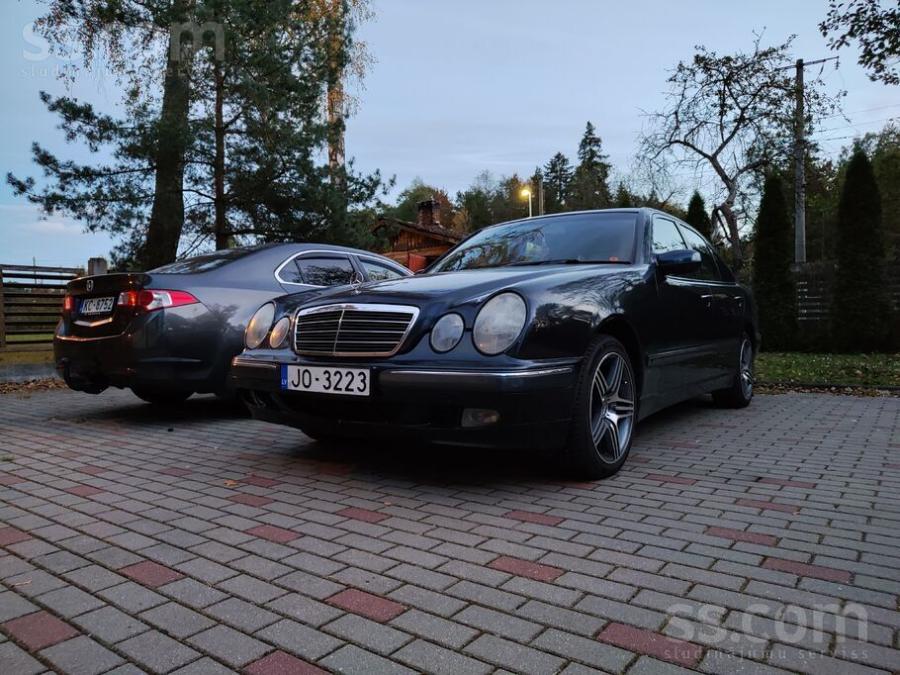 Синий Мерседес Е 280 1999 в Рига, объемом двигателя 2.80 л и пробегом 165 тыс. км за 4500 €, фото 18 на AUTOMOTO.COM.LV