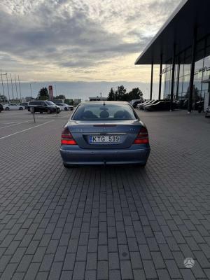 Zils Mercedes-Benz E 280 2004 Klaipėda, ar dzinēja tilpumu 3.22 L un nobraukumu 376 tūkst. km par 2600 €, foto 6 vietnē AUTOMOTO.COM.LV