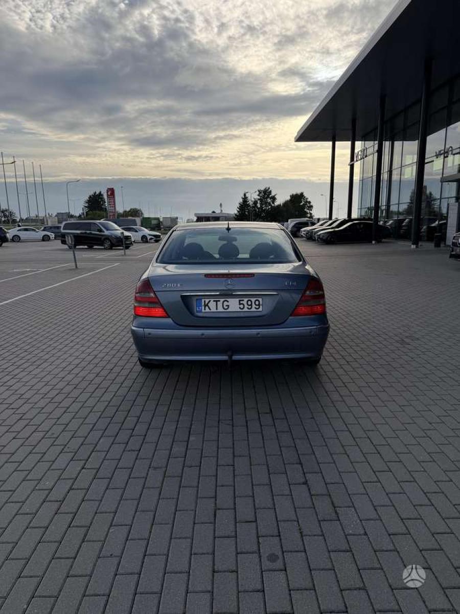 Zils Mercedes-Benz E 280 2004 Klaipėda, ar dzinēja tilpumu 3.22 L un nobraukumu 376 tūkst. km par 2600 €, foto 6 vietnē AUTOMOTO.COM.LV
