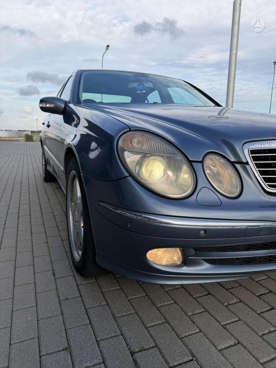 Zils Mercedes-Benz E 280 2004 Klaipėda, ar dzinēja tilpumu 3.22 L un nobraukumu 376 tūkst. km par 2600 €, foto 8 vietnē AUTOMOTO.COM.LV