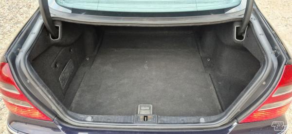Zils Mercedes-Benz E 280 2005 Viļņa, ar dzinēja tilpumu 3.20 L un nobraukumu 497 tūkst. km par 2400 €, foto 8 vietnē AUTOMOTO.COM.LV