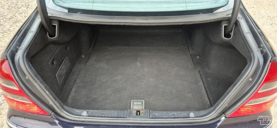 Zils Mercedes-Benz E 280 2005 Viļņa, ar dzinēja tilpumu 3.20 L un nobraukumu 497 tūkst. km par 2400 €, foto 8 vietnē AUTOMOTO.COM.LV