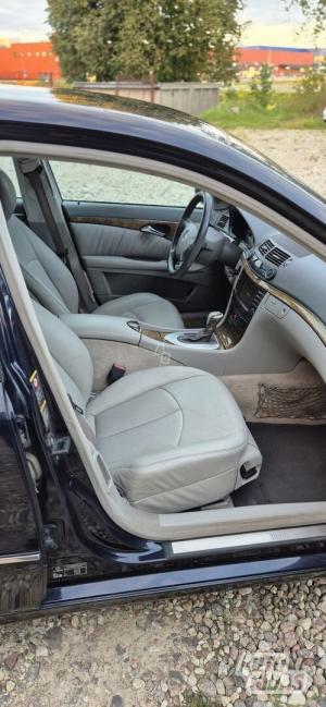 Zils Mercedes-Benz E 280 2005 Viļņa, ar dzinēja tilpumu 3.20 L un nobraukumu 497 tūkst. km par 2400 €, foto 15 vietnē AUTOMOTO.COM.LV