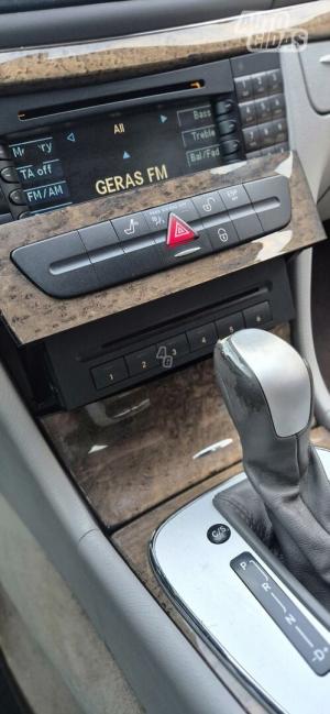 Zils Mercedes-Benz E 280 2005 Viļņa, ar dzinēja tilpumu 3.20 L un nobraukumu 497 tūkst. km par 2400 €, foto 16 vietnē AUTOMOTO.COM.LV