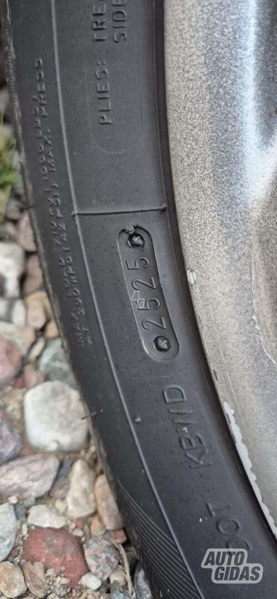 Zils Mercedes-Benz E 280 2005 Viļņa, ar dzinēja tilpumu 3.20 L un nobraukumu 497 tūkst. km par 2400 €, foto 22 vietnē AUTOMOTO.COM.LV