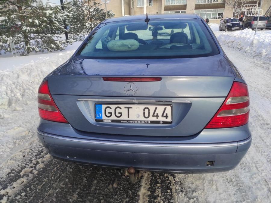 Zils Mercedes-Benz E 280 2006 Kretinga, ar dzinēja tilpumu 3.00 L un nobraukumu 476 tūkst. km par 2000 €, foto 5 vietnē AUTOMOTO.COM.LV