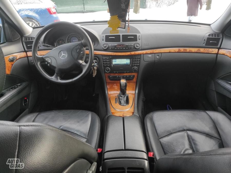 Zils Mercedes-Benz E 280 2006 Kretinga, ar dzinēja tilpumu 3.00 L un nobraukumu 476 tūkst. km par 2000 €, foto 7 vietnē AUTOMOTO.COM.LV