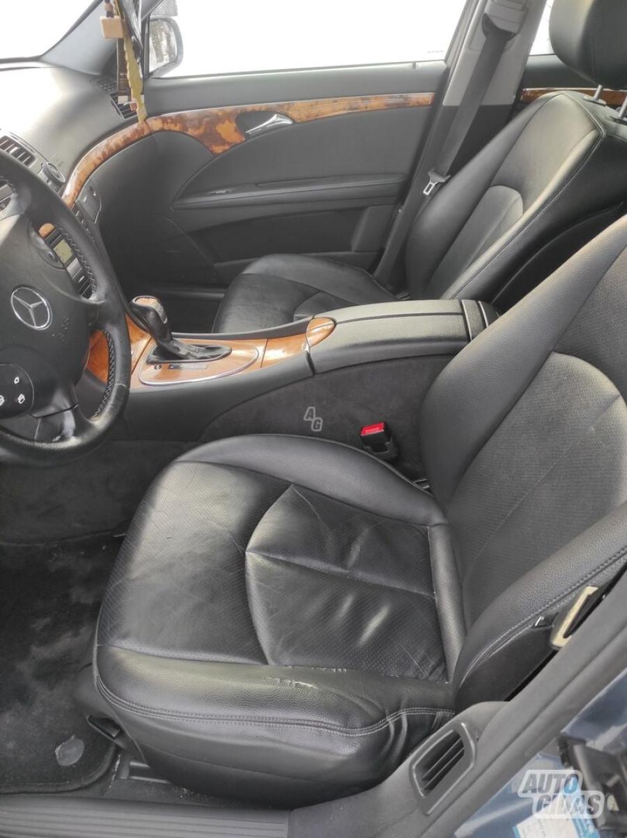 Zils Mercedes-Benz E 280 2006 Kretinga, ar dzinēja tilpumu 3.00 L un nobraukumu 476 tūkst. km par 2000 €, foto 8 vietnē AUTOMOTO.COM.LV