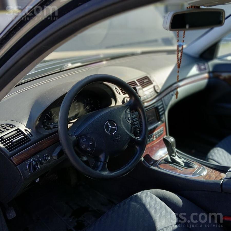 Zils Mercedes-Benz E 280 2004 Rīga, ar dzinēja tilpumu 2.80 L un nobraukumu 288 tūkst. km par 2400 €, foto 6 vietnē AUTOMOTO.COM.LV