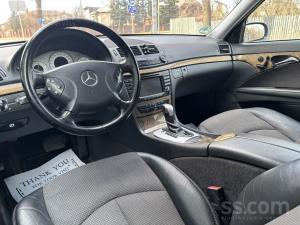 Синий Мерседес Е 280 2005 в Рига, объемом двигателя 3.00 л и пробегом 0 тыс. км за 2590 €, фото 15 на AUTOMOTO.COM.LV