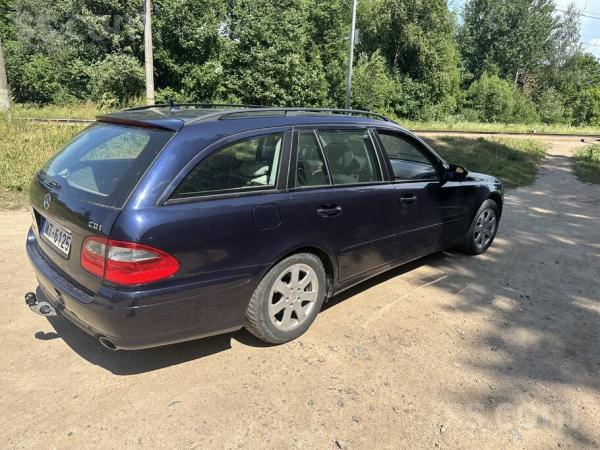 Blue Mercedes-Benz E 280 2008 in Ogre, with an engine capacity of 3.00 L and mileage of 299 thousand km for 2850 €, photo 3 on AUTOMOTO.COM.LV