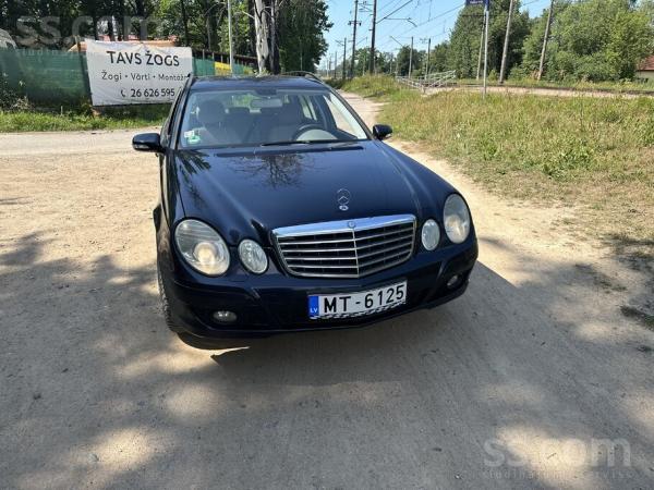 Blue Mercedes-Benz E 280 2008 in Ogre, with an engine capacity of 3.00 L and mileage of 299 thousand km for 2850 €, photo 4 on AUTOMOTO.COM.LV