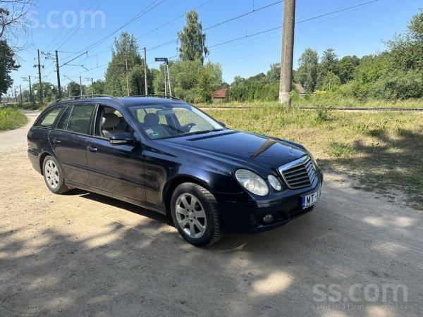 Blue Mercedes-Benz E 280 2008 in Ogre, with an engine capacity of 3.00 L and mileage of 299 thousand km for 2850 €, photo 1 on AUTOMOTO.COM.LV