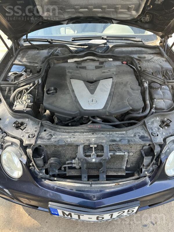 Blue Mercedes-Benz E 280 2008 in Ogre, with an engine capacity of 3.00 L and mileage of 299 thousand km for 2850 €, photo 5 on AUTOMOTO.COM.LV