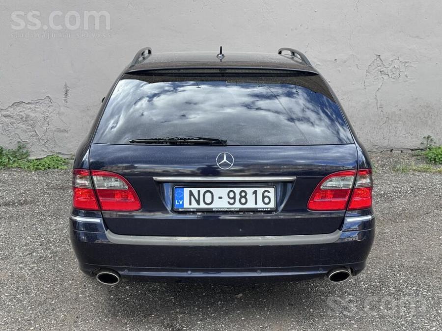 Blue Mercedes-Benz E 280 2008 in Riga, with an engine capacity of 3.00 L and mileage of 256 thousand km for 5990 €, photo 4 on AUTOMOTO.COM.LV
