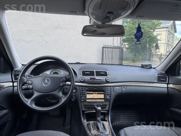 Zils Mercedes-Benz E 280 2008 Rīga, ar dzinēja tilpumu 3.00 L un nobraukumu 256 tūkst. km par 5990 €, foto 9 vietnē AUTOMOTO.COM.LV