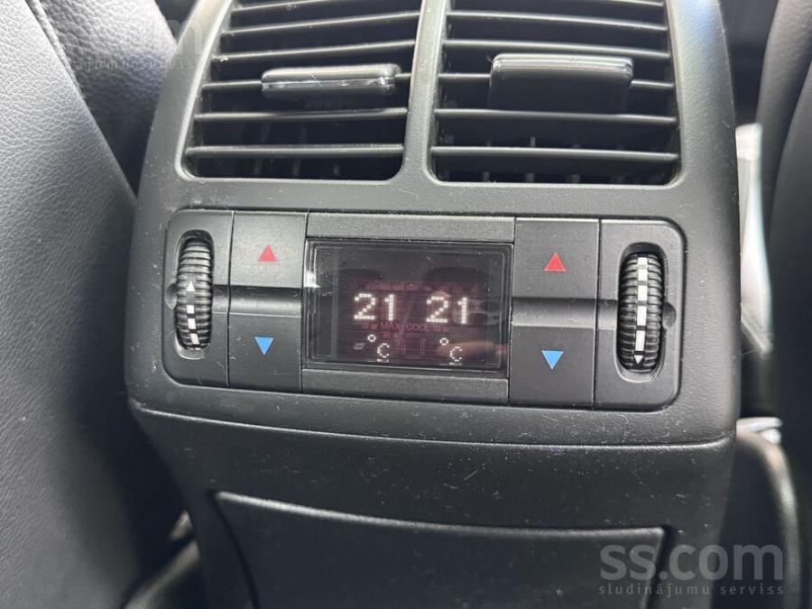 Blue Mercedes-Benz E 280 2008 in Riga, with an engine capacity of 3.00 L and mileage of 256 thousand km for 5990 €, photo 12 on AUTOMOTO.COM.LV