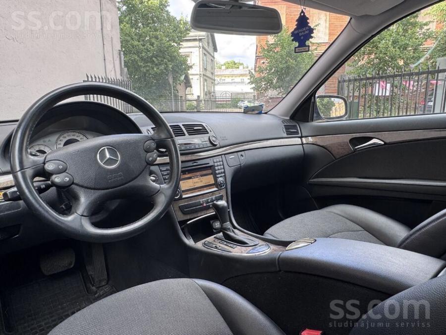 Blue Mercedes-Benz E 280 2008 in Riga, with an engine capacity of 3.00 L and mileage of 256 thousand km for 5990 €, photo 14 on AUTOMOTO.COM.LV