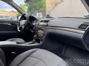 Blue Mercedes-Benz E 280 2008 in Riga, with an engine capacity of 3.00 L and mileage of 256 thousand km for 5990 €, photo 17 on AUTOMOTO.COM.LV