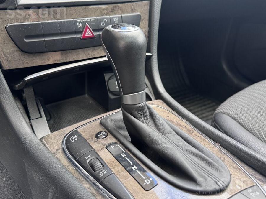 Blue Mercedes-Benz E 280 2008 in Riga, with an engine capacity of 3.00 L and mileage of 256 thousand km for 5990 €, photo 19 on AUTOMOTO.COM.LV