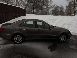 Brown Mercedes-Benz E 280 2007 in Vilnius, with an engine capacity of 3.00 L and mileage of 205 thousand km for 2000 €, photo  on AUTOMOTO.COM.LV