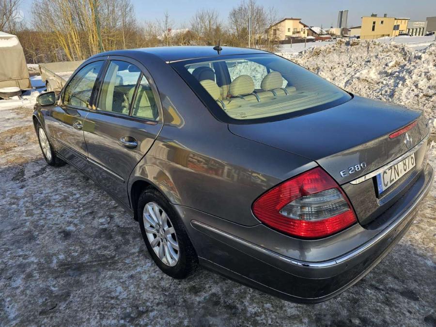 Brown Mercedes-Benz E 280 2007 in Kaunas, with an engine capacity of 2.80 L and mileage of 206 thousand km for 4350 €, photo 5 on AUTOMOTO.COM.LV