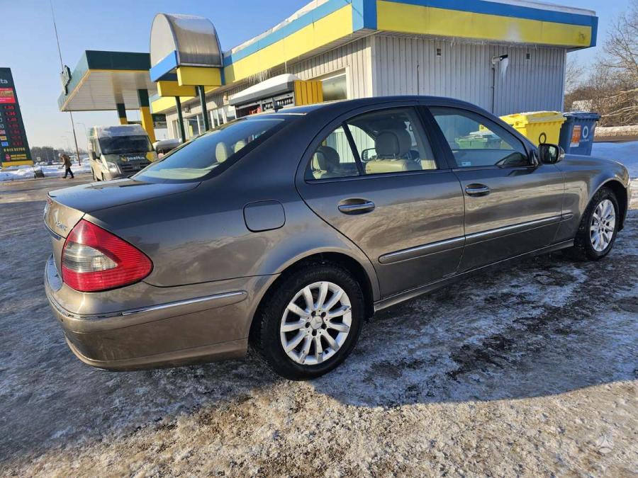 Brown Mercedes-Benz E 280 2007 in Kaunas, with an engine capacity of 2.80 L and mileage of 206 thousand km for 4350 €, photo 15 on AUTOMOTO.COM.LV