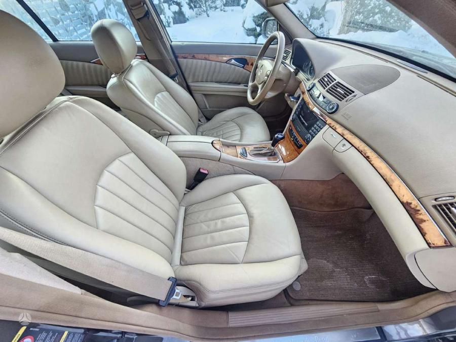 Brown Mercedes-Benz E 280 2007 in Kaunas, with an engine capacity of 2.80 L and mileage of 206 thousand km for 4350 €, photo 21 on AUTOMOTO.COM.LV