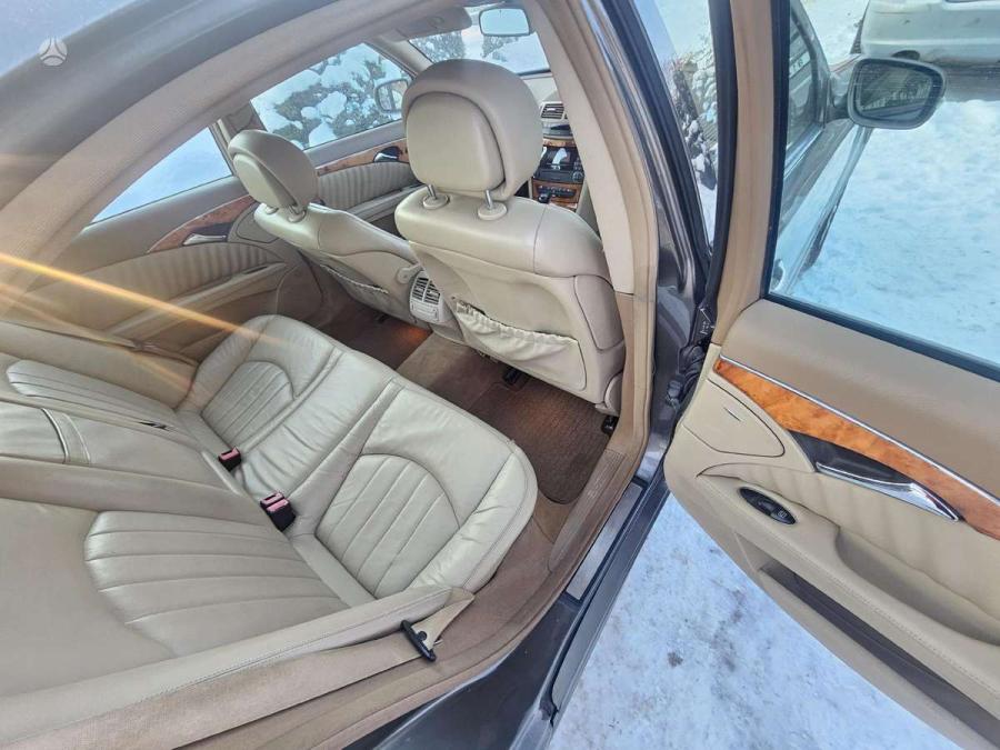 Brown Mercedes-Benz E 280 2007 in Kaunas, with an engine capacity of 2.80 L and mileage of 206 thousand km for 4350 €, photo 29 on AUTOMOTO.COM.LV