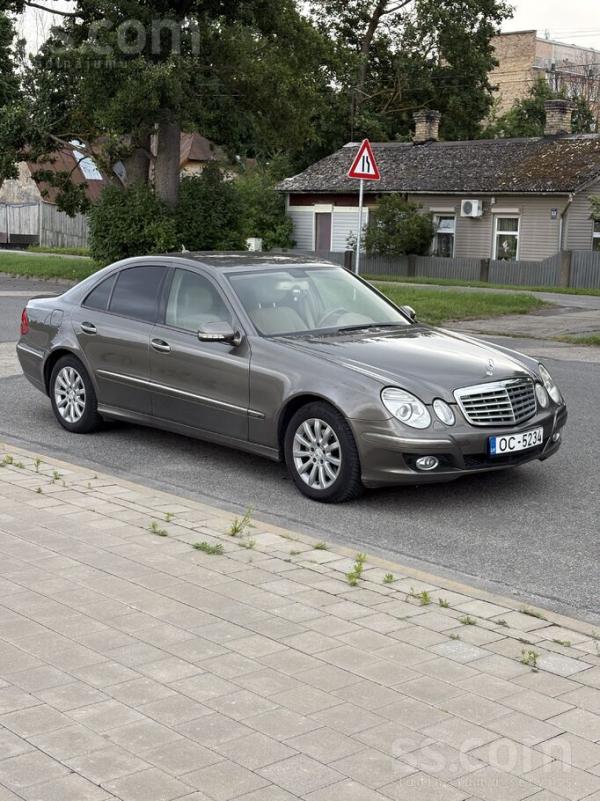 Brūns Mercedes-Benz E 280 2008 Rīga, ar dzinēja tilpumu 3.00 L un nobraukumu 292 tūkst. km par 5950 €, foto 1 vietnē AUTOMOTO.COM.LV