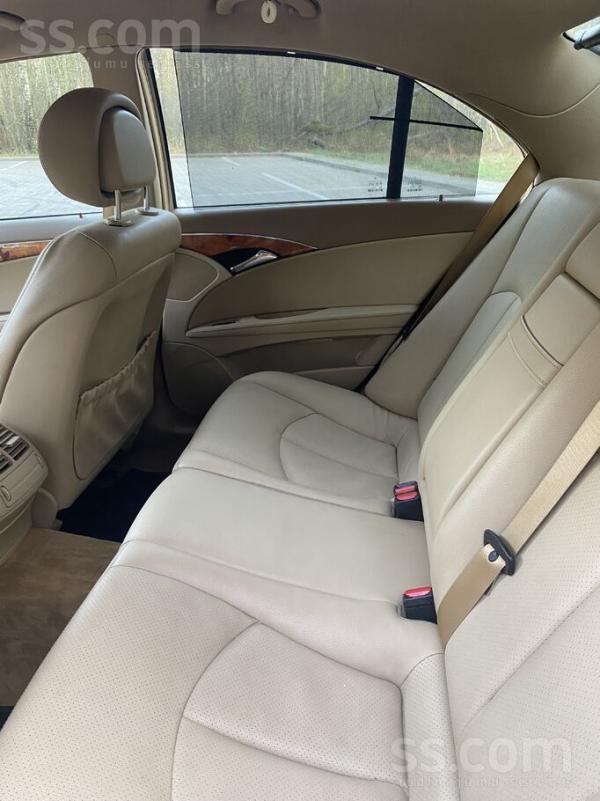 Brūns Mercedes-Benz E 280 2008 Rīga, ar dzinēja tilpumu 3.00 L un nobraukumu 292 tūkst. km par 5950 €, foto 2 vietnē AUTOMOTO.COM.LV