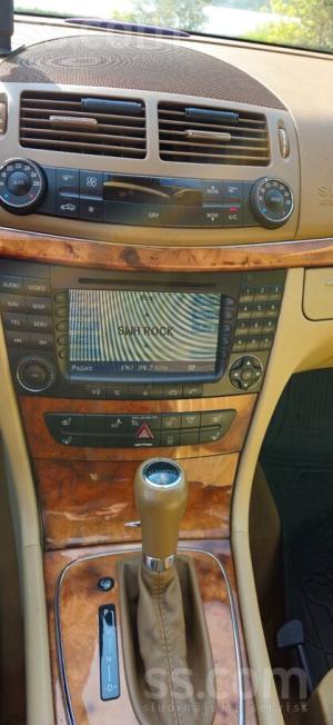 Brūns Mercedes-Benz E 280 2008 Rīga, ar dzinēja tilpumu 3.00 L un nobraukumu 263 tūkst. km par 4300 €, foto 15 vietnē AUTOMOTO.COM.LV