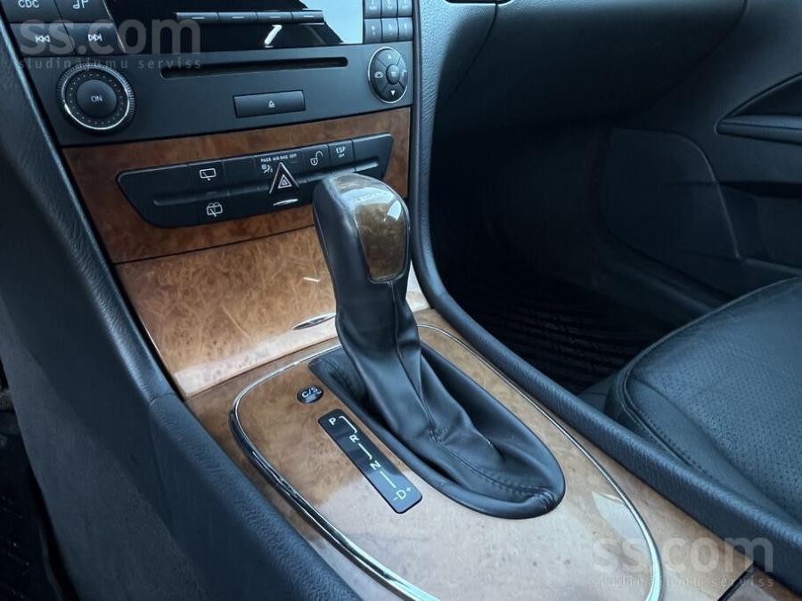 Brūns Mercedes-Benz E 280 2006 Rīga, ar dzinēja tilpumu 3.00 L un nobraukumu 0 tūkst. km par 2490 €, foto 18 vietnē AUTOMOTO.COM.LV