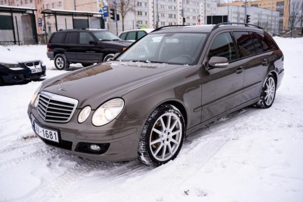 Brown Mercedes-Benz E 280 2008 in Riga, with an engine capacity of 3.00 L and mileage of 286 thousand km for 5500 €, photo 1 on AUTOMOTO.COM.LV