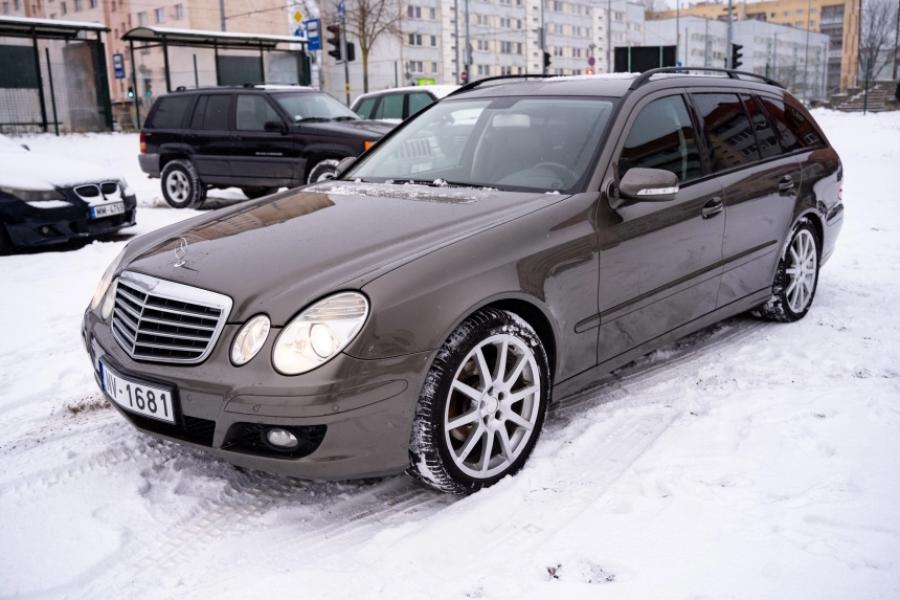 Коричневый Мерседес Е 280 2008 в Рига, объемом двигателя 3.00 л и пробегом 286 тыс. км за 5500 €, фото 1 на AUTOMOTO.COM.LV