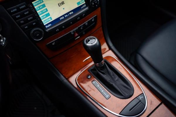 Brown Mercedes-Benz E 280 2008 in Riga, with an engine capacity of 3.00 L and mileage of 286 thousand km for 5500 €, photo 2 on AUTOMOTO.COM.LV
