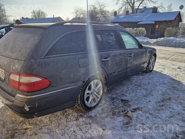 Zaļš Mercedes-Benz E 280 2006 Jēkabpils, ar dzinēja tilpumu 3.00 L un nobraukumu 250 tūkst. km par 1800 €, foto 3 vietnē AUTOMOTO.COM.LV