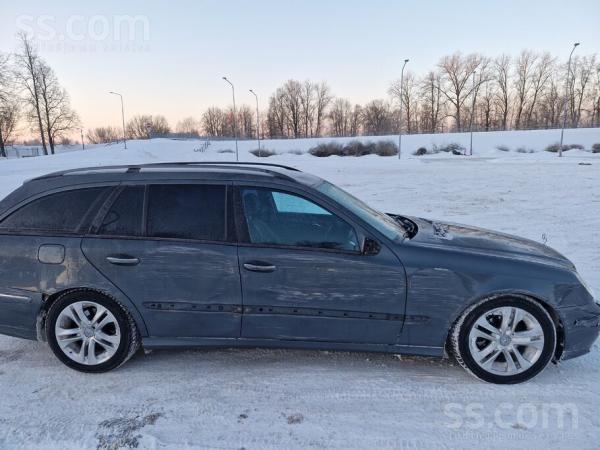 Zaļš Mercedes-Benz E 280 2006 Jēkabpils, ar dzinēja tilpumu 3.00 L un nobraukumu 250 tūkst. km par 1800 €, foto 4 vietnē AUTOMOTO.COM.LV