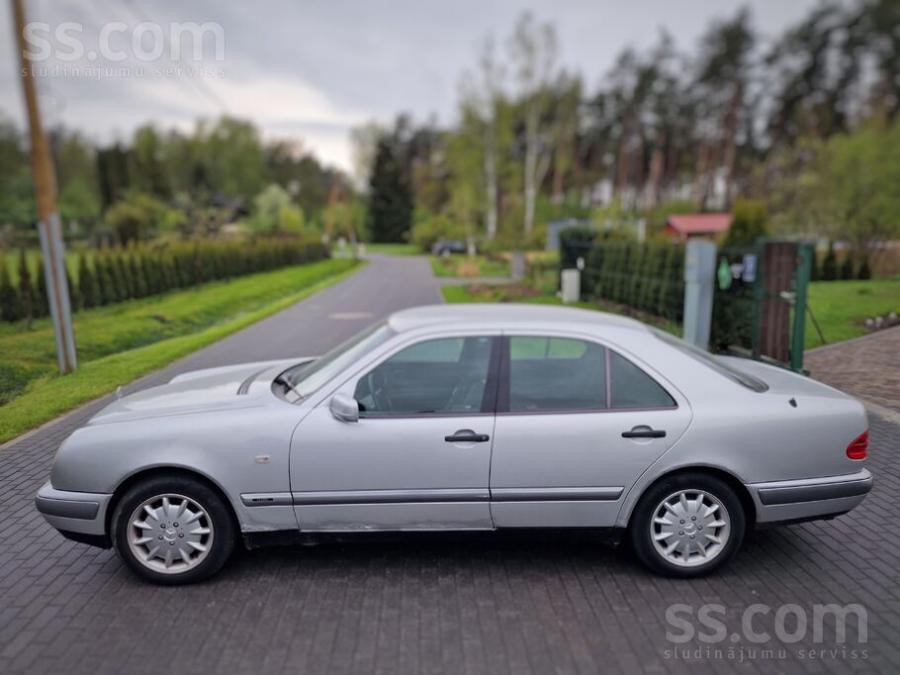 Grey Mercedes-Benz E 280 1996 in Riga, with an engine capacity of 2.80 L and mileage of 298 thousand km for 3500 €, photo 7 on AUTOMOTO.COM.LV