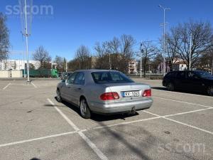 Grey Mercedes-Benz E 280 1998 in Riga, with an engine capacity of 2.80 L and mileage of 382 thousand km for 998 €, photo 6 on AUTOMOTO.COM.LV