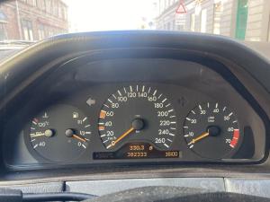 Grey Mercedes-Benz E 280 1998 in Riga, with an engine capacity of 2.80 L and mileage of 382 thousand km for 998 €, photo 10 on AUTOMOTO.COM.LV