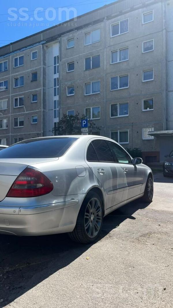 Pelēks Mercedes-Benz E 280 2004 Rīga, ar dzinēja tilpumu 3.20 L un nobraukumu 371 tūkst. km par 2680 €, foto 3 vietnē AUTOMOTO.COM.LV