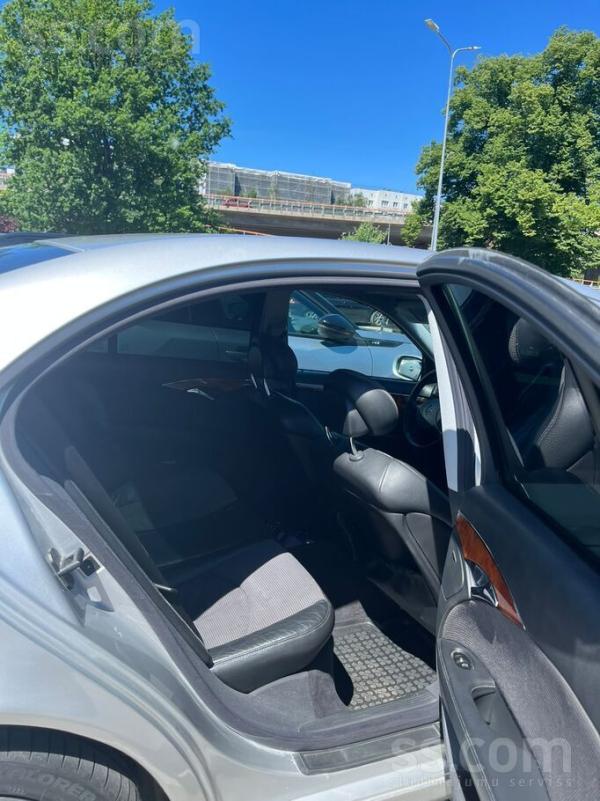 Pelēks Mercedes-Benz E 280 2004 Rīga, ar dzinēja tilpumu 3.20 L un nobraukumu 371 tūkst. km par 2680 €, foto 8 vietnē AUTOMOTO.COM.LV